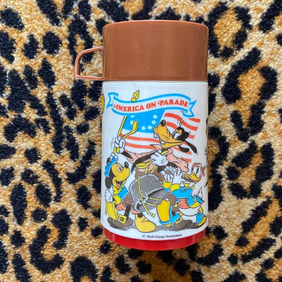 Vintage | Dining | Vintage 976 Aladdin Brand Disney America On Parade ...